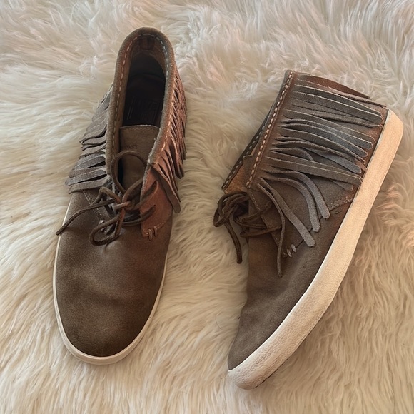Frye | Shoes | Frye Dylan Suede Fringe Chukka Ankle Boots Us 9 Leather ...